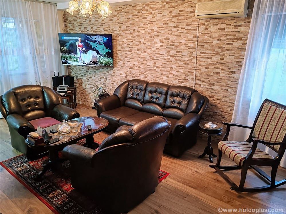 Blok 71 dubinski renoviran 3-soban stan na prodaju | Halo Oglasi