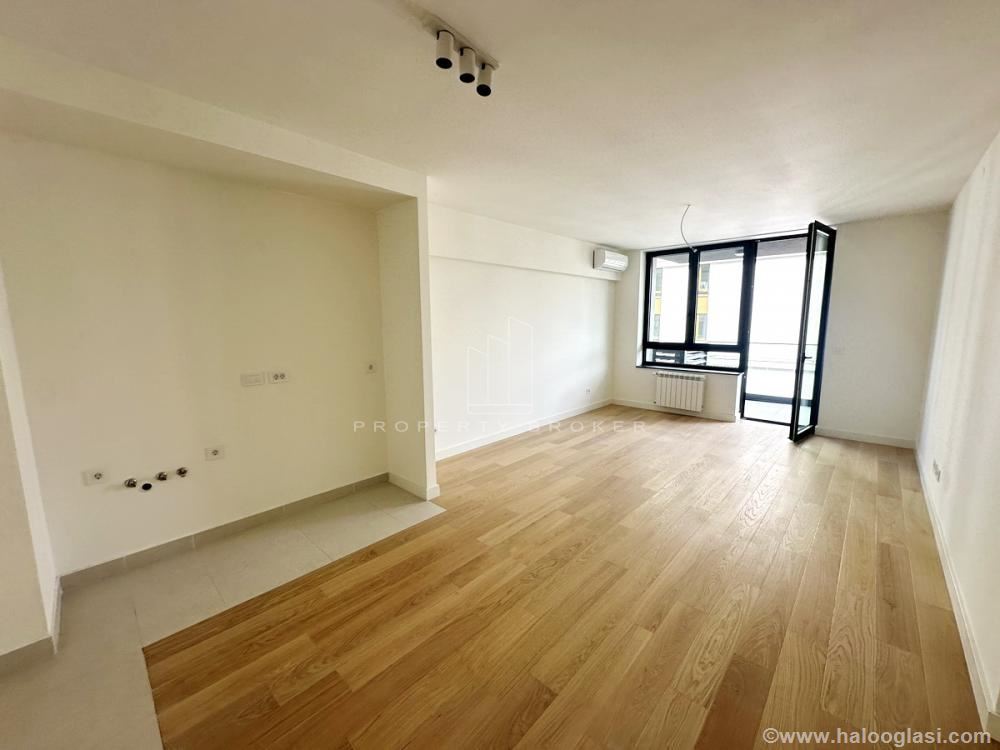 BW Eterna, moderan, odmah useljiv stan, na odlično | Halo Oglasi