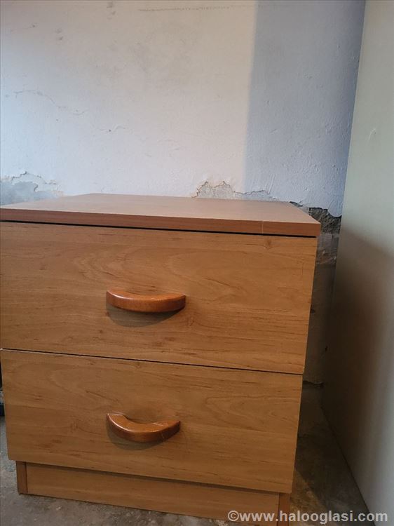 Drvena komoda | Halo Oglasi