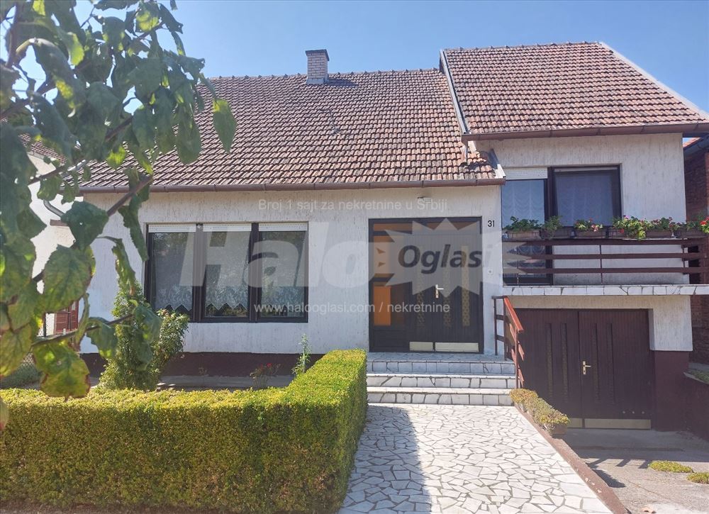 Lepa porodicna kuca od 200m2 u Elemiru (Zrenjanin) | Halo Oglasi