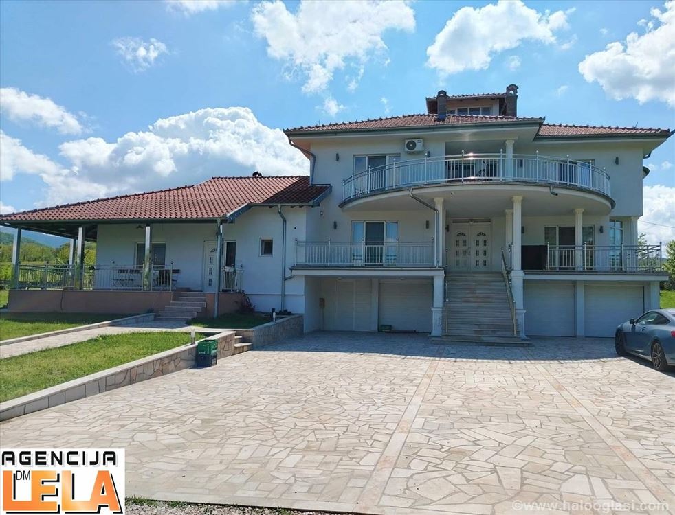Prostrana porodicna kuca | Halo Oglasi