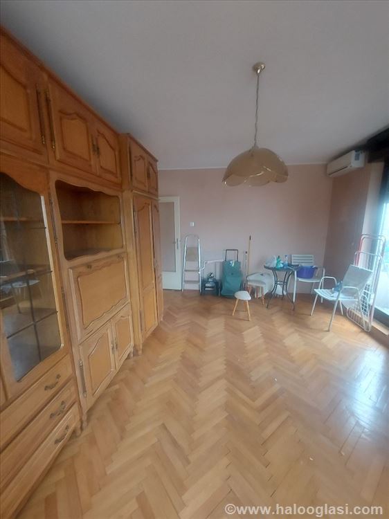 Dvosoban stan na Bubnju, 53m2, terasa, podrum | Halo Oglasi