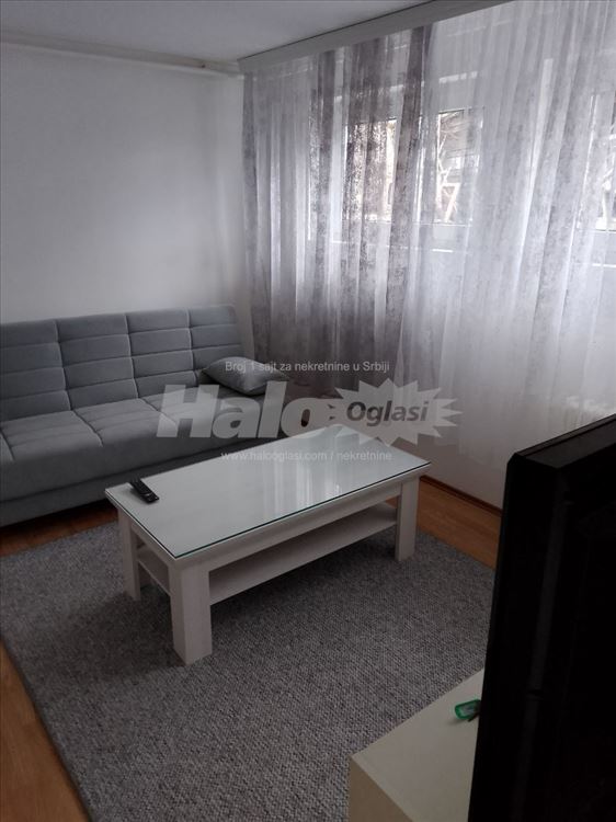 1.0 stan u privatnoj kuci | Halo Oglasi