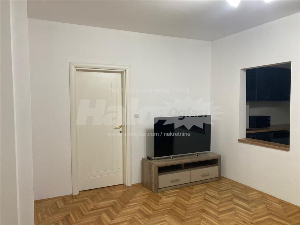 Namesten stan 54m2, ima i garazu | Halo Oglasi