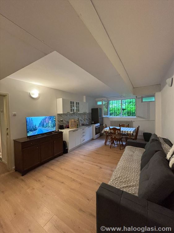 Konjarnik, 2.0, uknjizen | Halo Oglasi