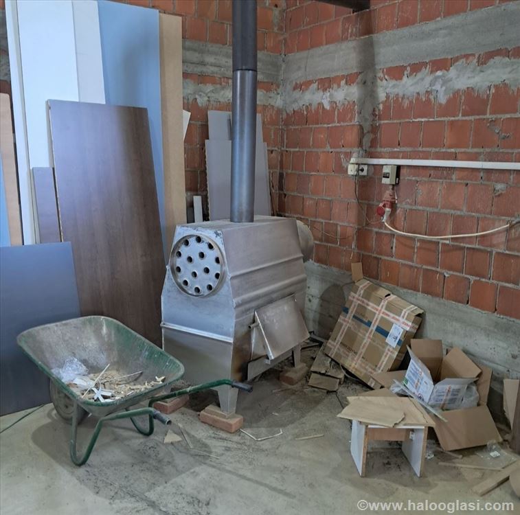 Pec za grejanje skladišta ili proizvodnje | Halo Oglasi