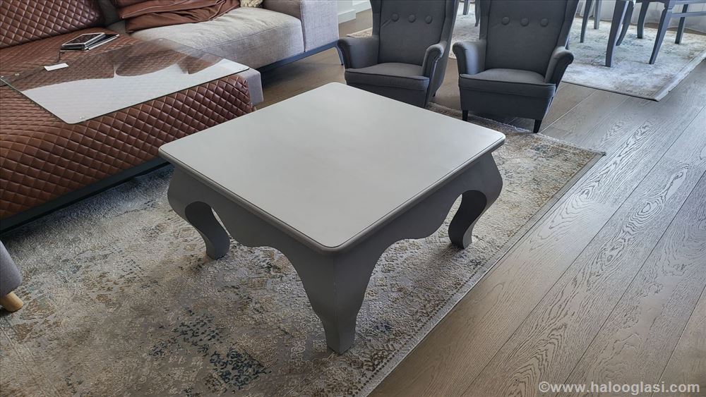 Stilski a moderan Klub sto | Halo Oglasi