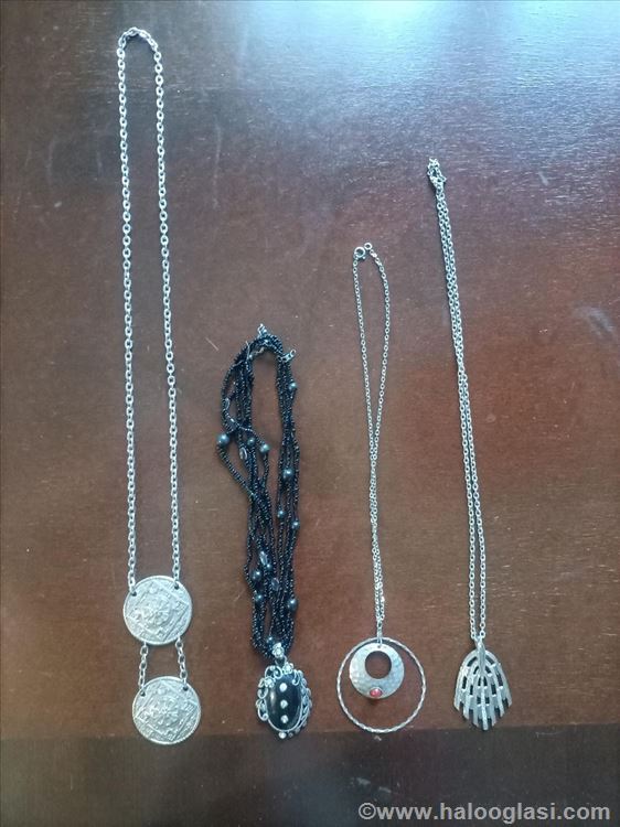 Vintage ogrlice 4 komada | Halo Oglasi