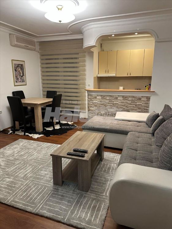 Stan ima 55m2 ,2 sp sobe,dnevna,parking,u zgradi | Halo Oglasi