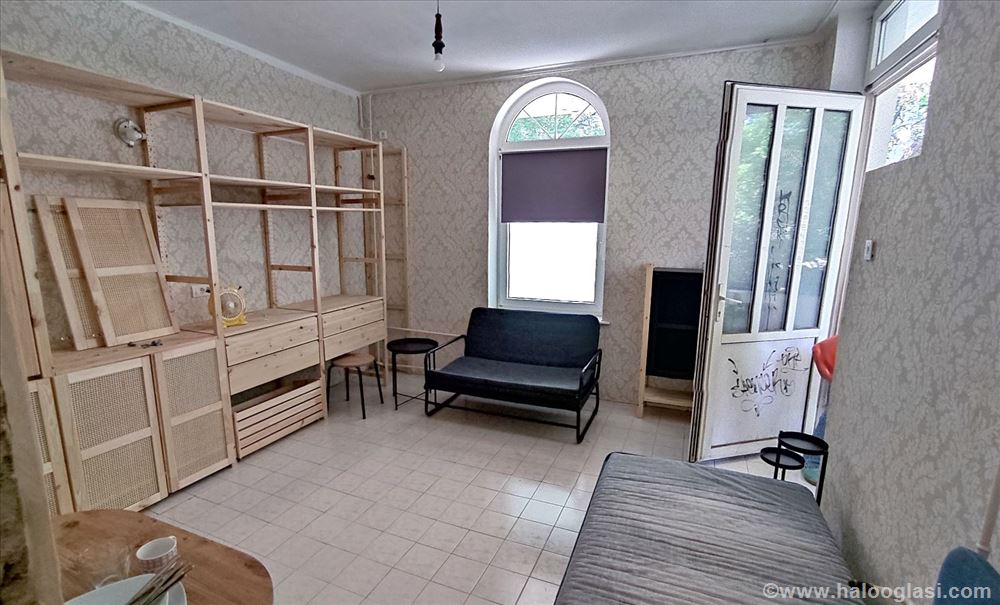 Filmski Grad, Lokal adaptiran u garsonjeru .. | Halo Oglasi