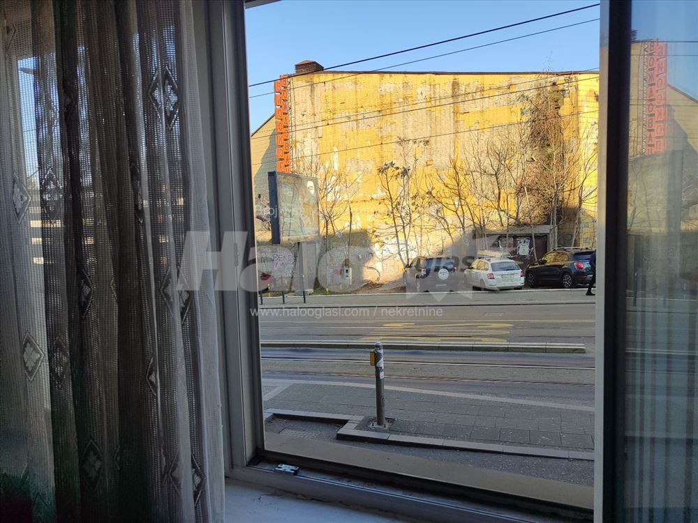 Vojvode Stepe preko puta bioskopa Voždovac | Halo Oglasi