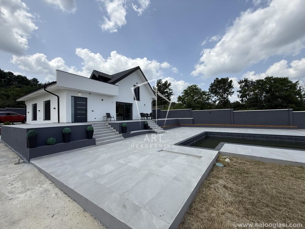 Umčari, lux kuća sa bazenom, pomoćna kuća 40m2 ID# | Halo Oglasi