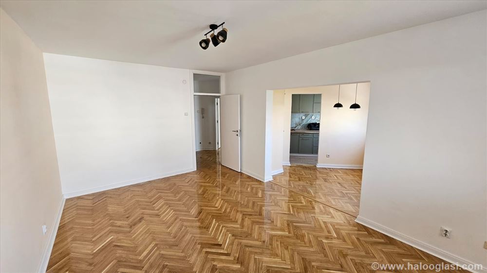 YUBC, renoviran, vrlo komforan, ID 3288 | Halo Oglasi