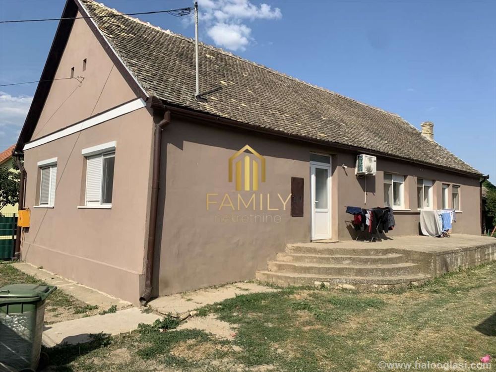 Na prodaju porodična kuća, Rumenka | Halo Oglasi