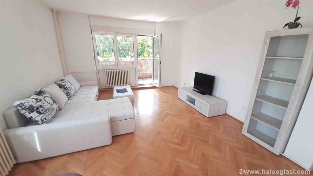 Zvečanska,dvosoban,svetao,useljiv ID#8869 | Halo Oglasi