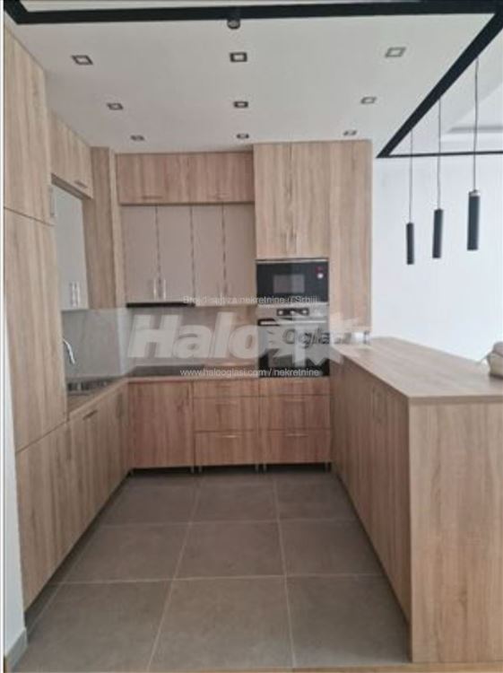 Blok 65, 2.0., sa garaznim mestom, bez provizije | Halo Oglasi