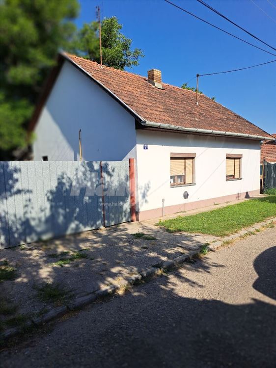 Prodaja kuce Backa Topola | Halo Oglasi