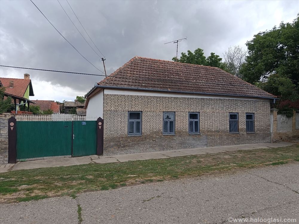 Kuća na prodaju, Stara Moravica | Halo Oglasi