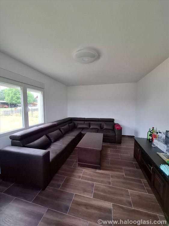 Aranđelovac-Stojnik-Misača sa 70 ari placa | Halo Oglasi