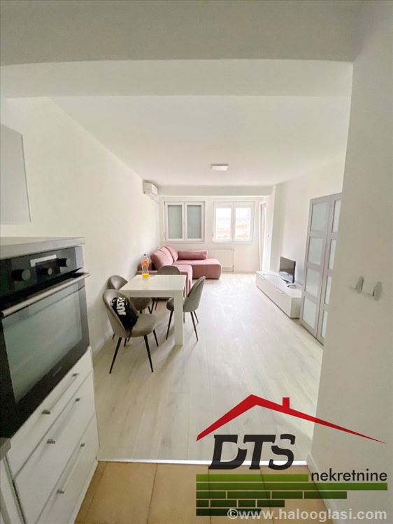 Nis centar 50 m2 | Halo Oglasi