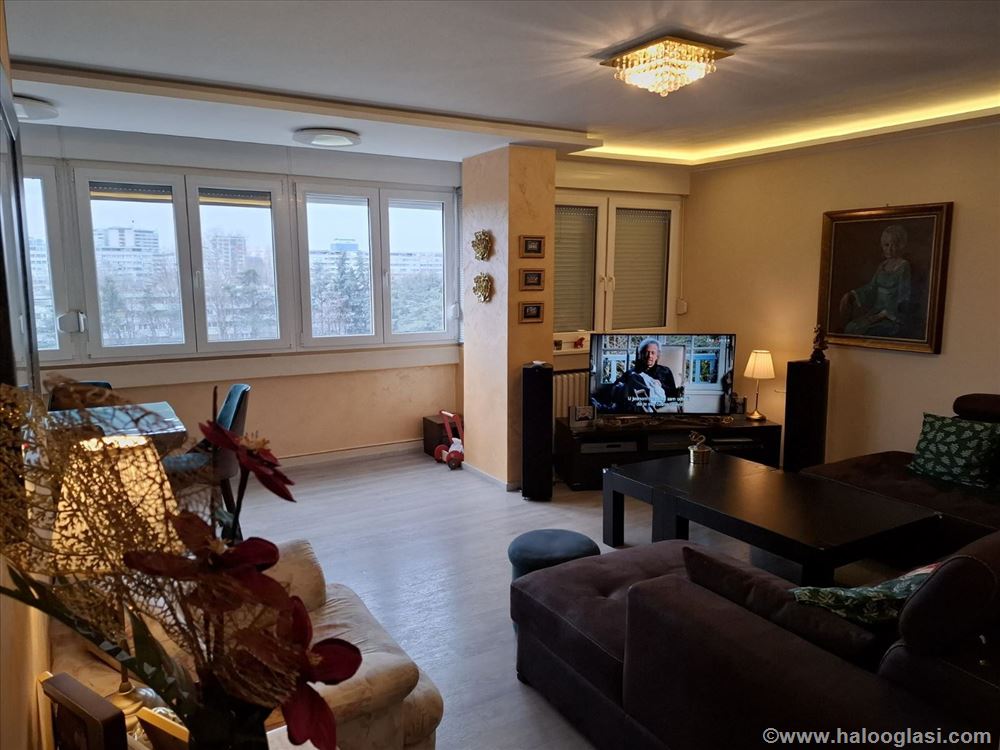 Novi Merkator,82m2, 3.0,adaptibilan u 4.0,VI sprat | Halo Oglasi