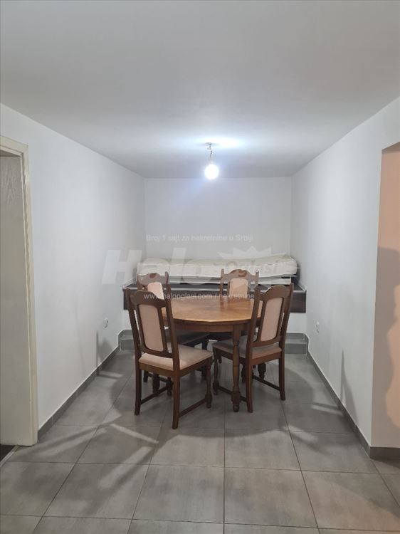 Stan u kuci poseban ulaz grejanje uracunato u cenu | Halo Oglasi