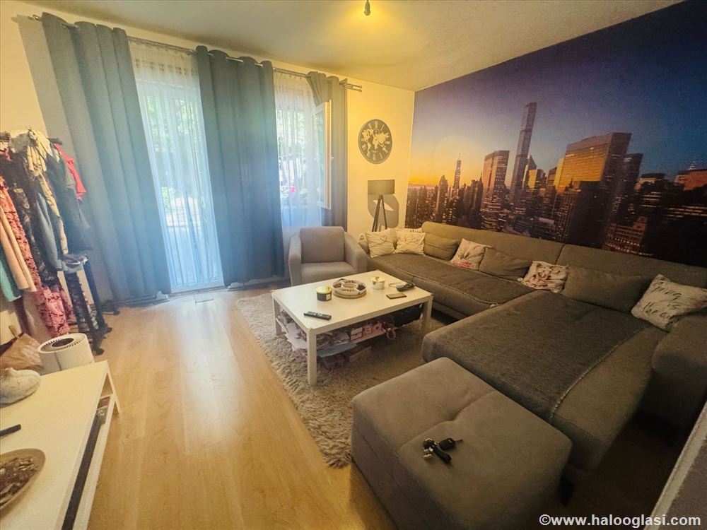 Filmski grad,2.0,uknjižen | Halo Oglasi