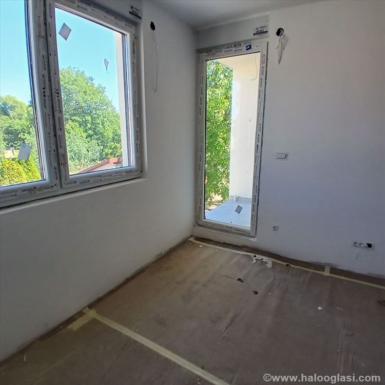 Zemun centar 2.5 54m2 useljiv | Halo Oglasi