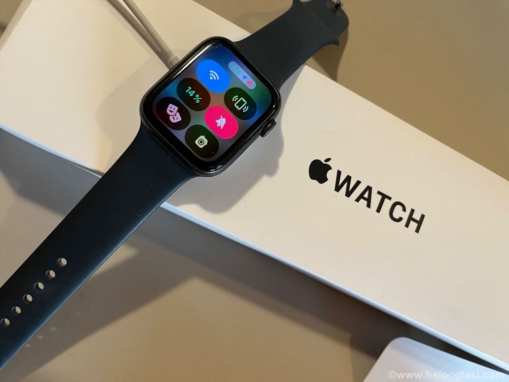 Apple Watch SE (1st Gen.) 44mm | Halo Oglasi