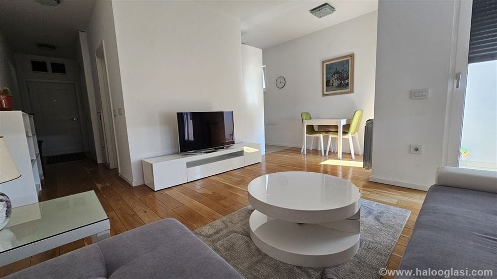 Autokomanda, novogradnja, svetao, ID 24787 | Halo Oglasi