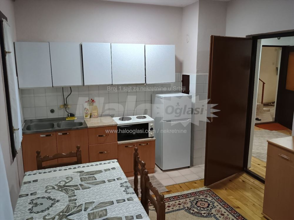 Izdajem stan u kuci | Halo Oglasi