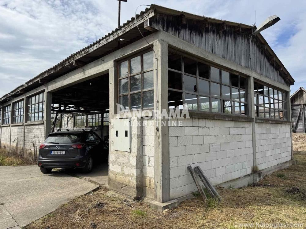 Šid-Morović na prodaju Hala od 242m2 na placu od 2 | Halo Oglasi