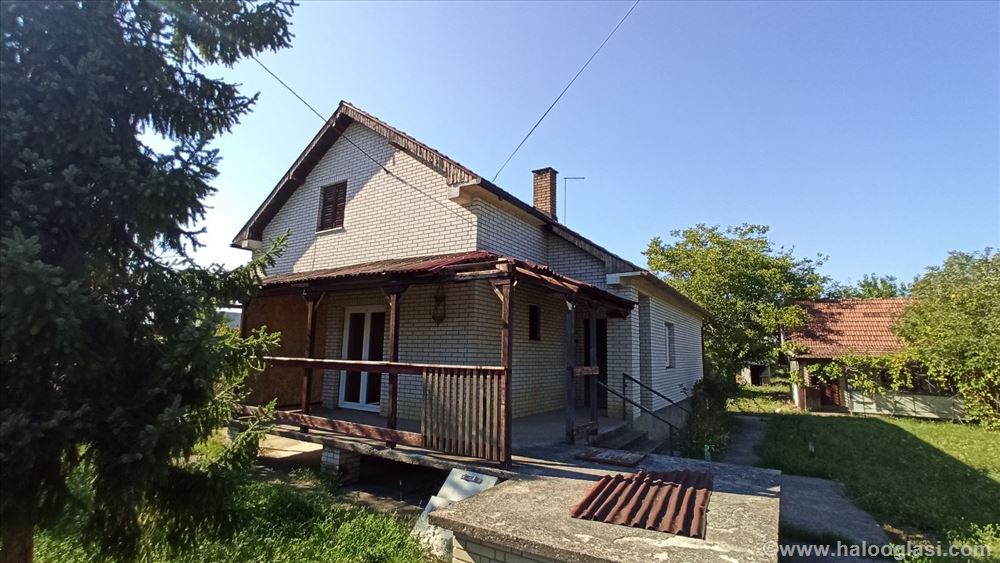 Kuća Boljevci 131m2+93m2 pomoćne, na 14.6 ari plac | Halo Oglasi