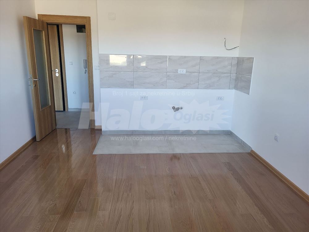 Uknjižen useljiv nov stan, direktna prodaja | Halo Oglasi