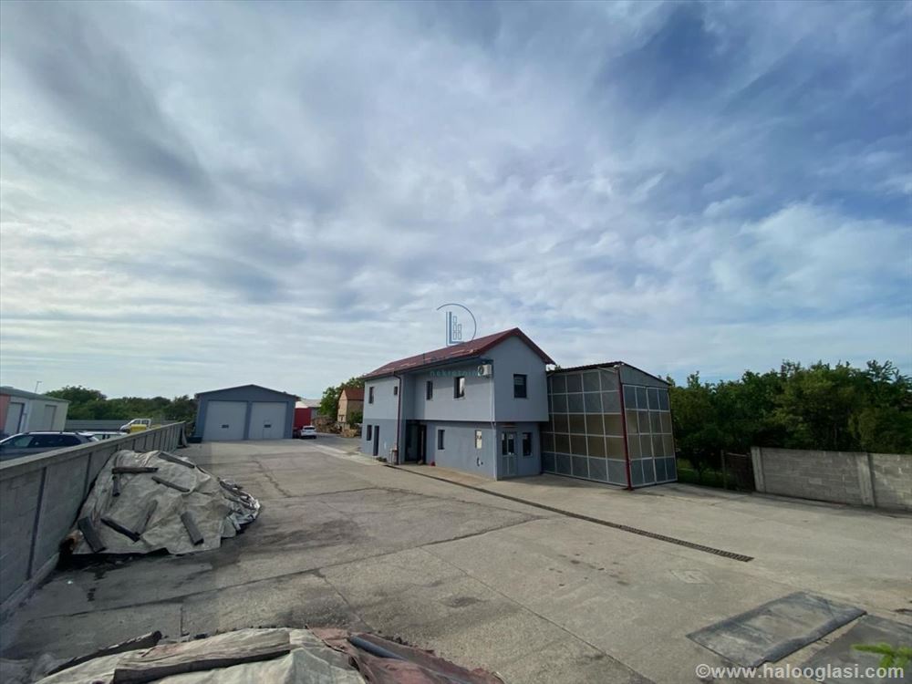 Stovarište + Hale, Pančevo, 850 m2, 29 ari | Halo Oglasi