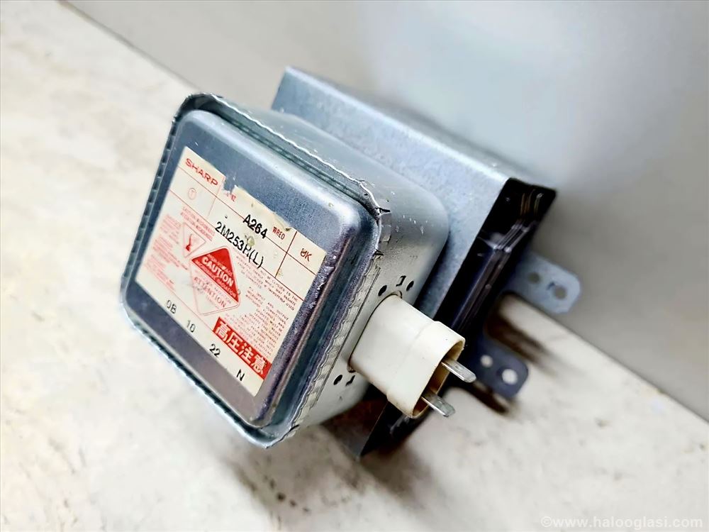 Magnetron Sharp 2M253H (L) | Halo Oglasi