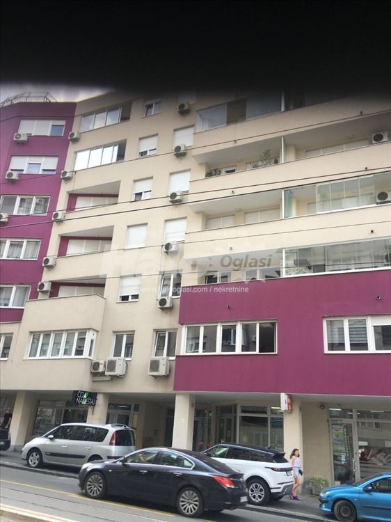 Garazno mesto Autokomanda Vozdovac Vojvode Stepe | Halo Oglasi
