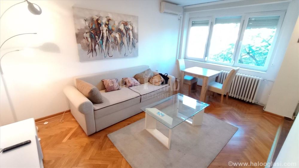 Stari Merkator, renoviran, odmah useljiv | Halo Oglasi