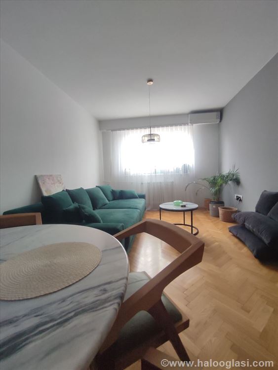 Centar,Starine Novaka , 2.0, renoviran | Halo Oglasi