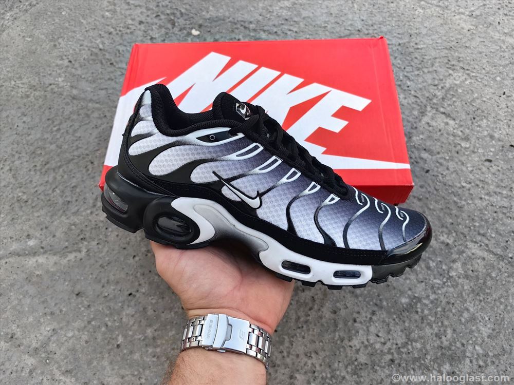 Nike Air Max Plus TN Black Metallic Silver; Patike | Halo Oglasi