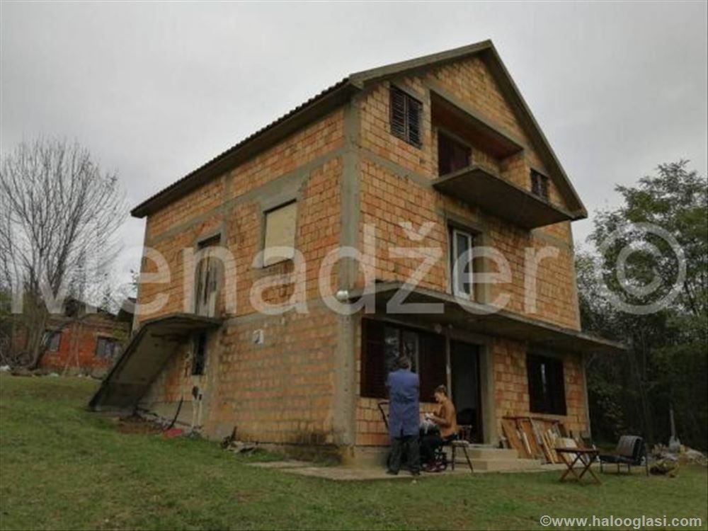 Mala Mostanica, kuca 224m2 10ari placa, ozakonjena | Halo Oglasi