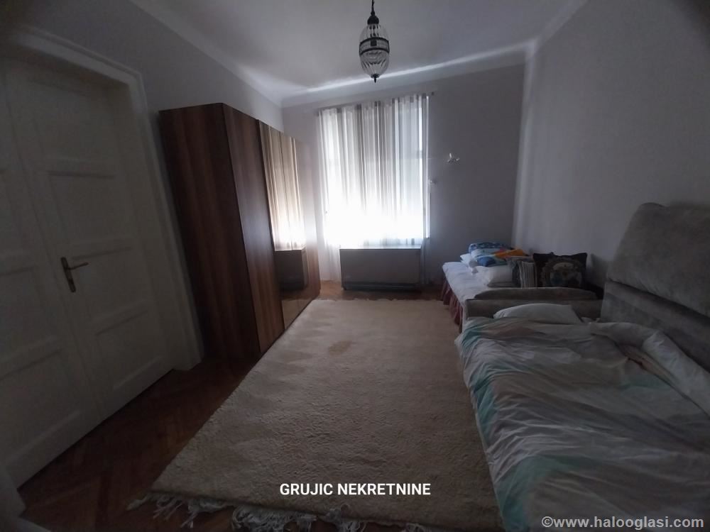 Stari Grad,Skadarlija,3.0,salonac ID#1653 | Halo Oglasi