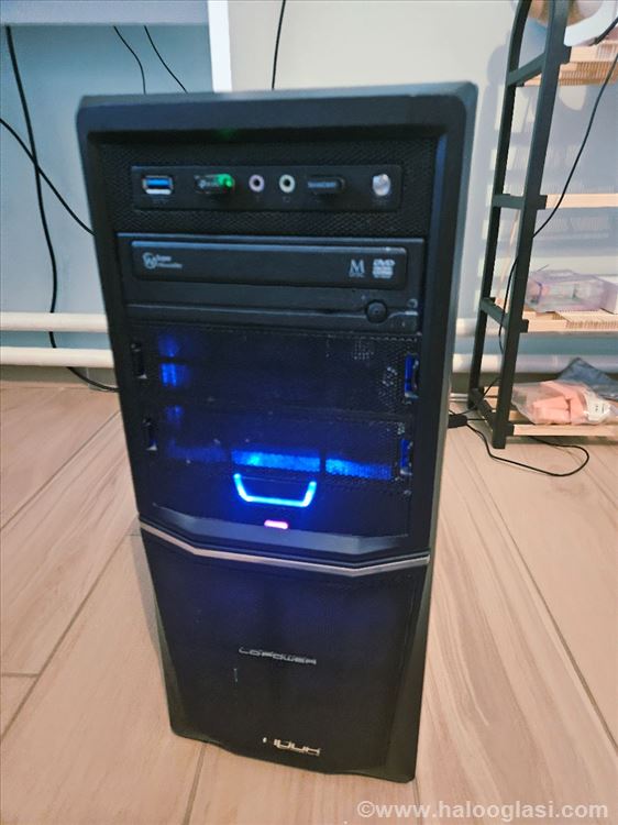 Desktop racunar , tastatura, zvucnici, kablovi | Halo Oglasi