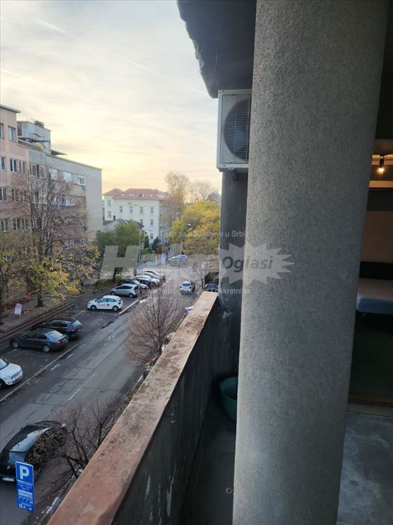 Zemun, Centar, 3.0, Jedinstven, UKNJIŽEN | Halo Oglasi