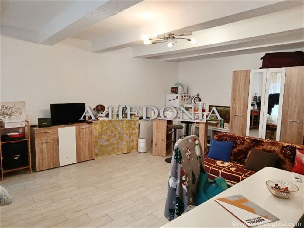 Zemun, Centar, 2.0, dve stambene jedinice | Halo Oglasi