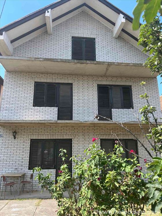 Izdavanje Leštane 80m2 2.0 | Halo Oglasi
