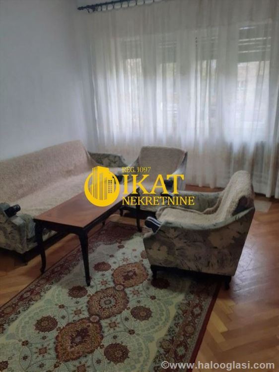 Zemun, centar dvosoban stan 65m2 | Halo Oglasi