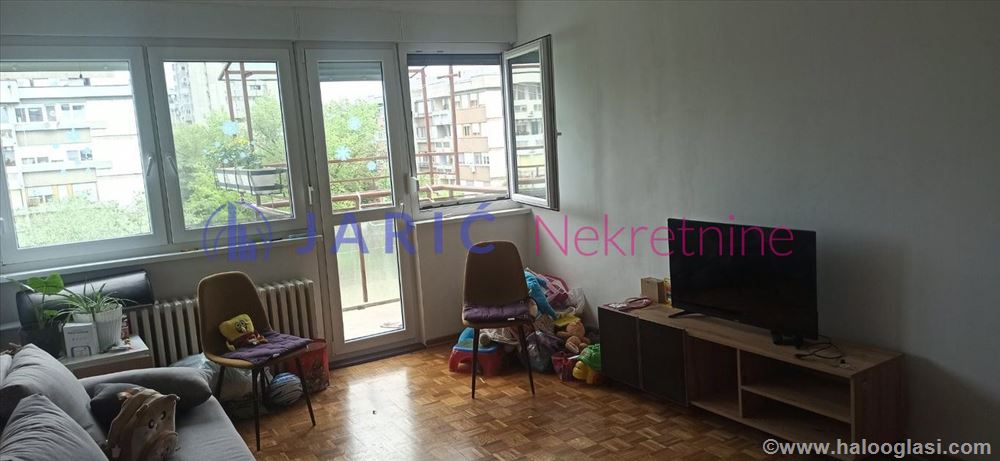 Hotel YU,50 m2.2.0.Renoviran! | Halo Oglasi