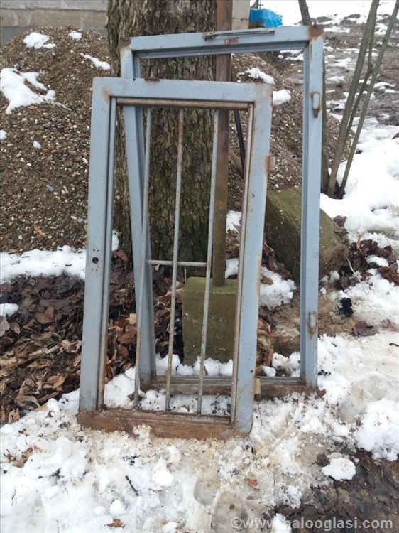 Metalni prozor sa zaštitom | Halo Oglasi