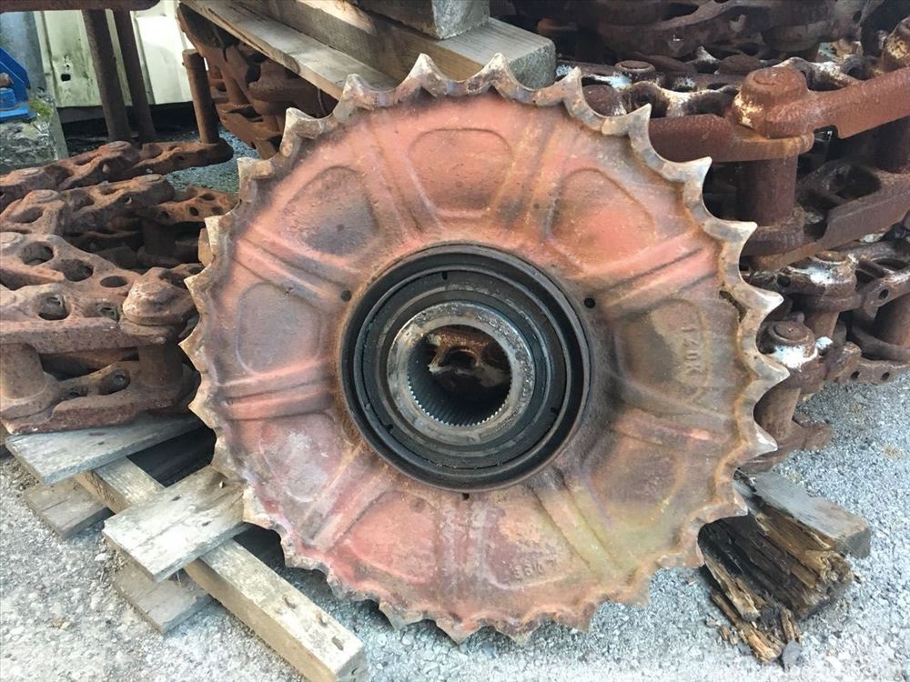 Pogonski točak za buldozer tg 110 100 90 | Halo Oglasi